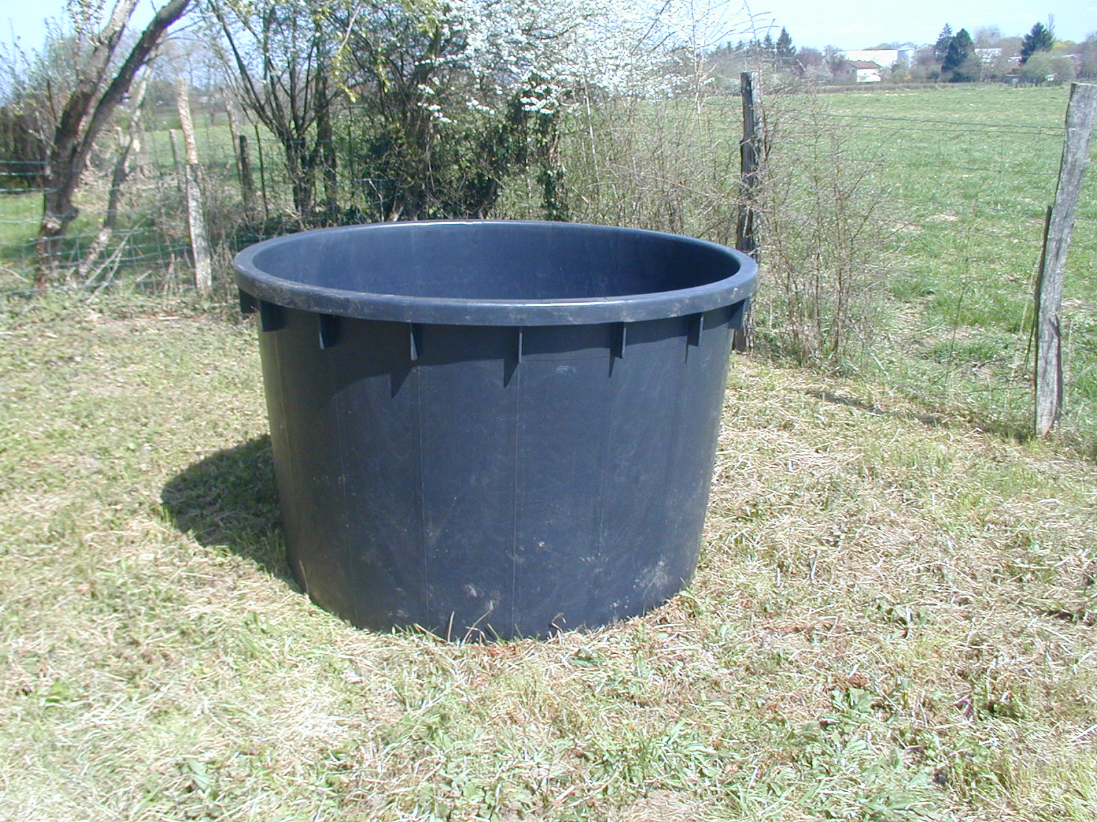 CNTT : CUVE 1000L NOIRE 46105